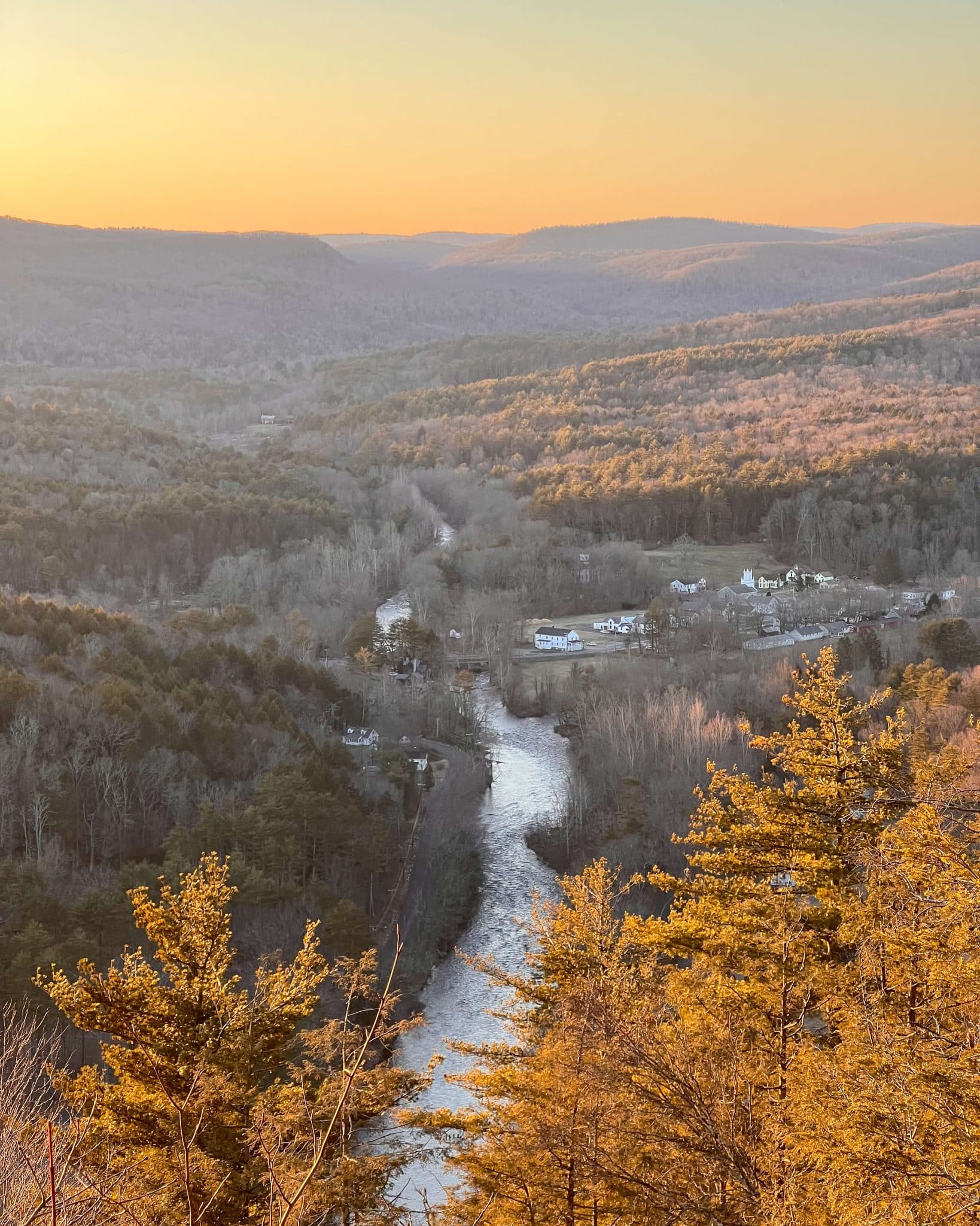 12 Short Connecticut Hikes with Amazing Views; Under 2 Miles!