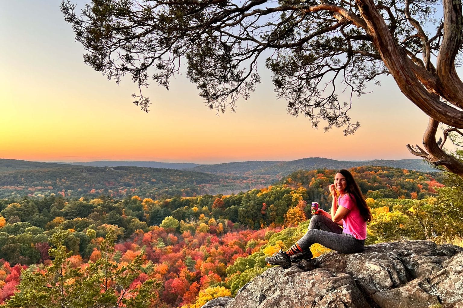 11 Fall Hikes in Connecticut Paired with Nearby Fall Activities!