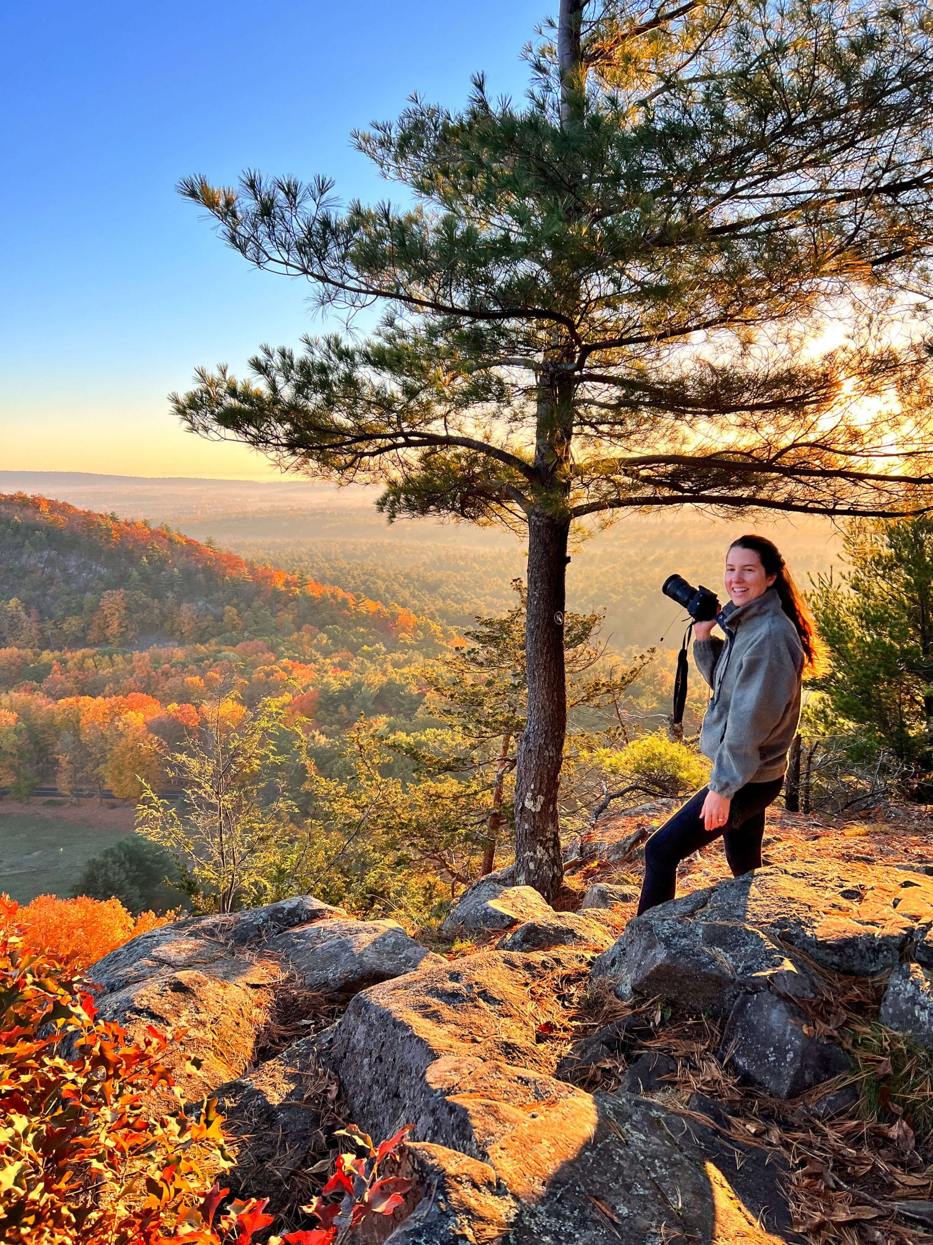 11 Fall Hikes in Connecticut Paired with Nearby Fall Activities!