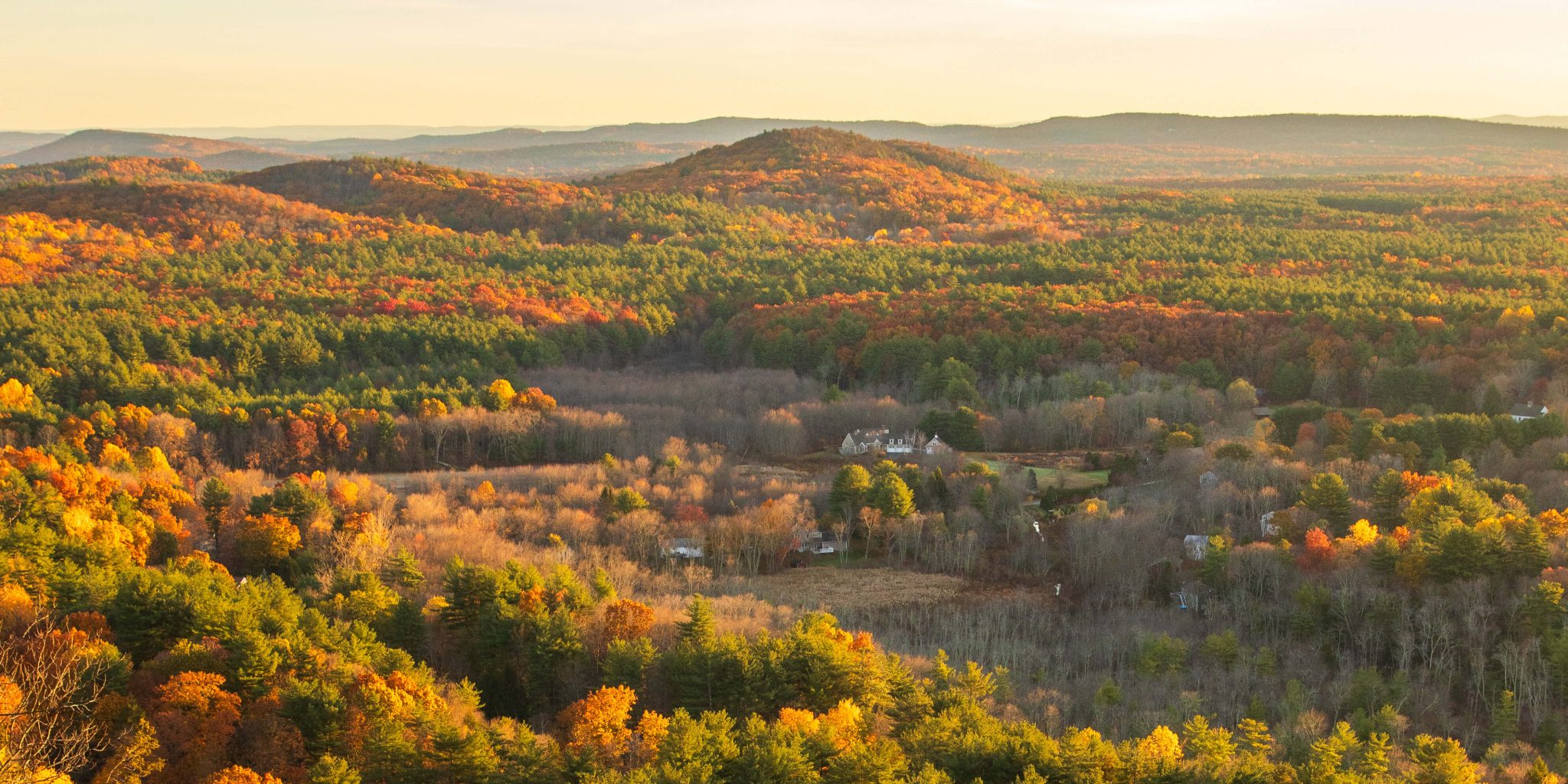 Hike Hedgehog Trail Up West Mountain, Simsbury CT (2 routes)