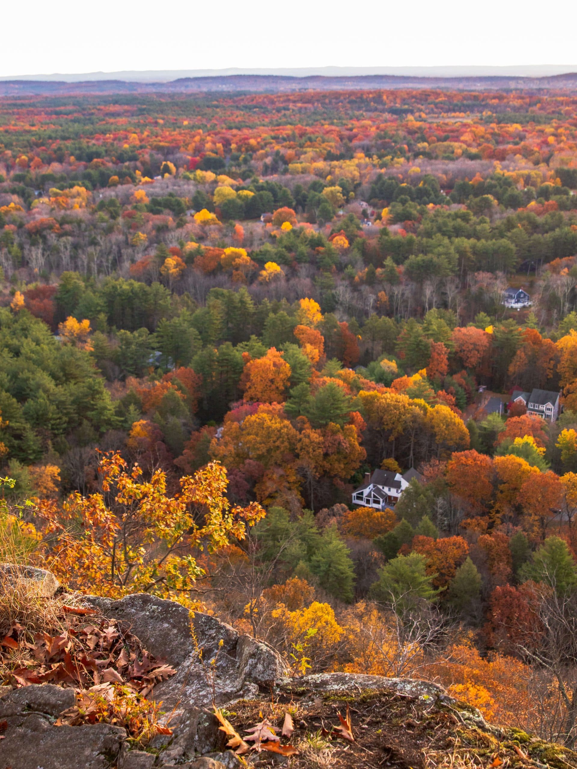 11 Fall Hikes in Connecticut Paired with Nearby Fall Activities!