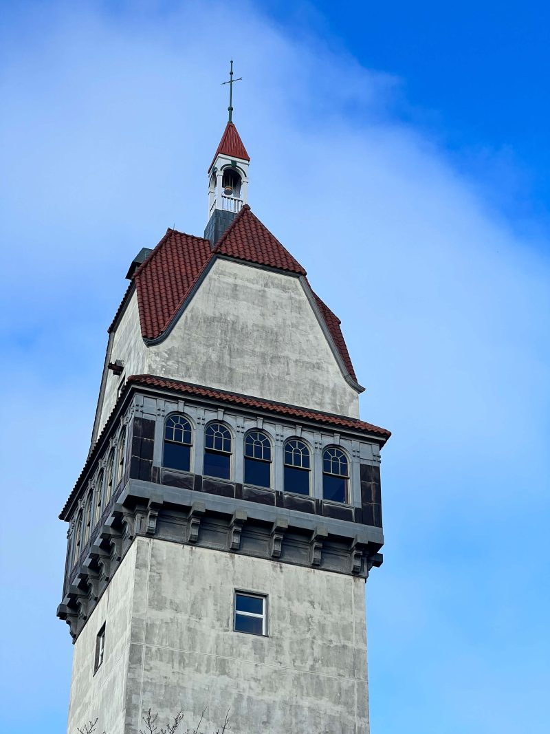 4 Different Hikes to Heublein Tower at Talcott Mountain