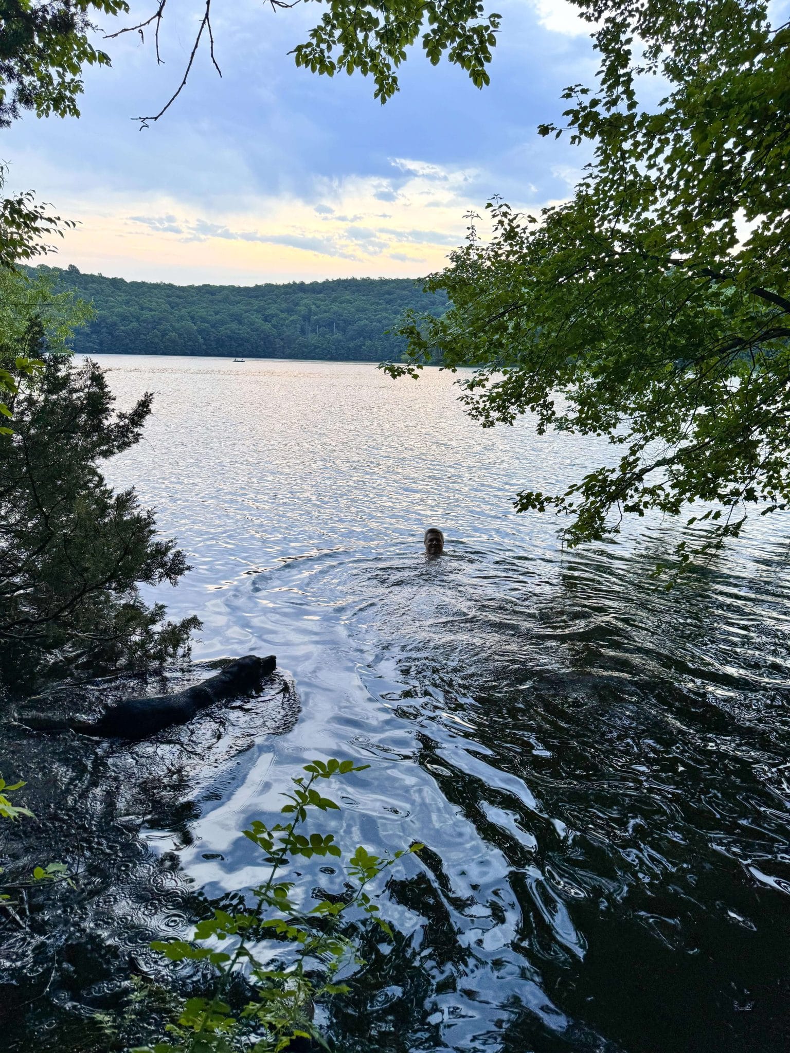 Trail Guide: Sunset Rock State Park at Crescent Lake, CT