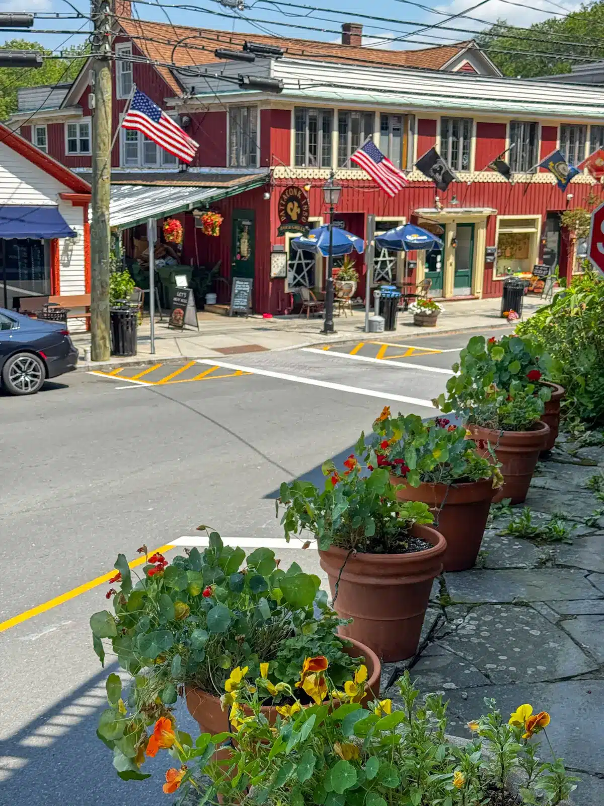 10 Adventurous Day Trips in Connecticut; Hikes, Food, & Fun!